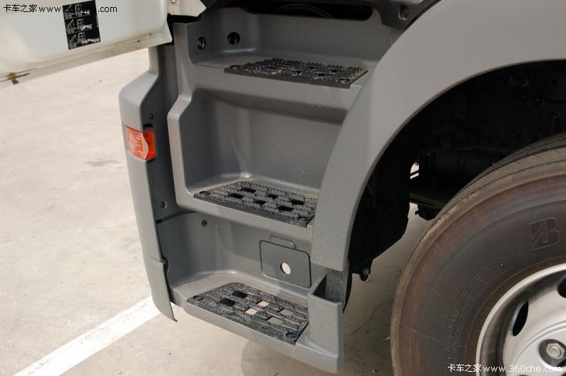 MERCEDES ACTROS MP2/MP3 Foot Step LH - 9436600701 | e-Factory Outlet